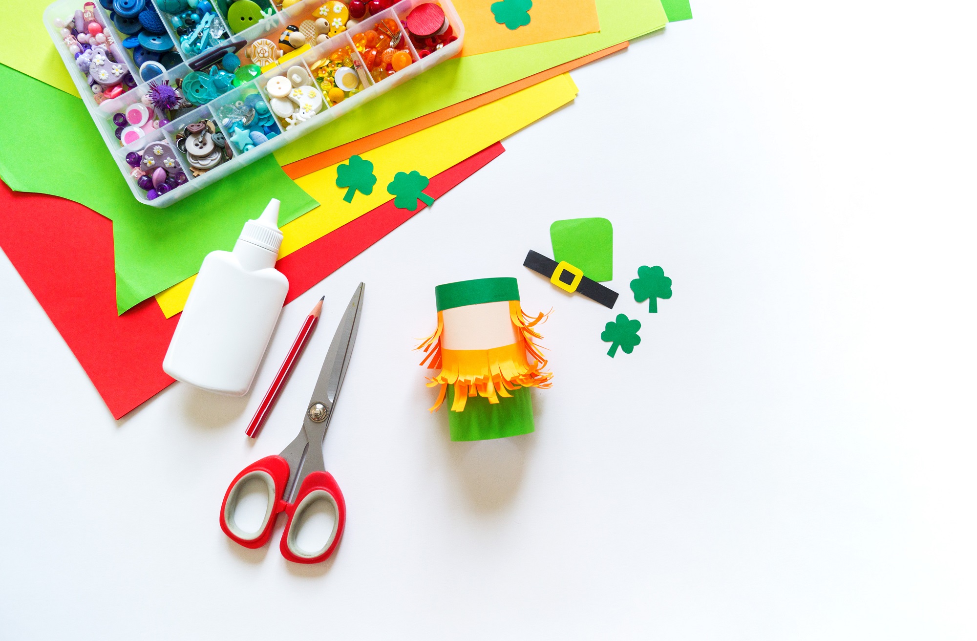 Quick & Easy St. Patrick's Day Leprechaun Craft - Mommy's Playbook